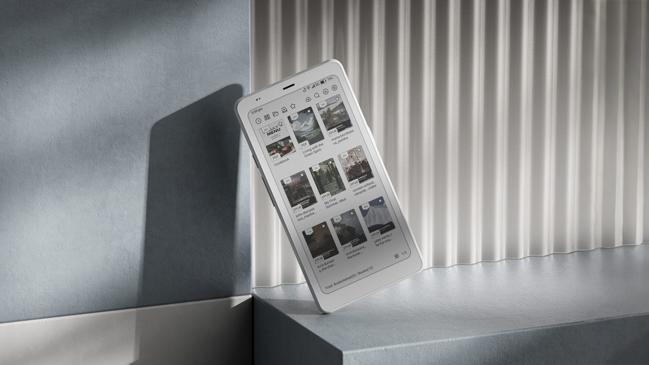 The BOOX Palma 2 Pro brings color E Ink and 5G to a pocket-sized e-reader