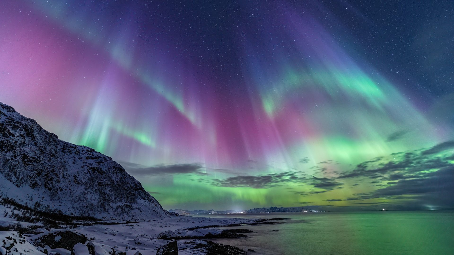 Northern Lights to Dazzle Skies Across 21 U.S. States as G4 Geomagnetic ...