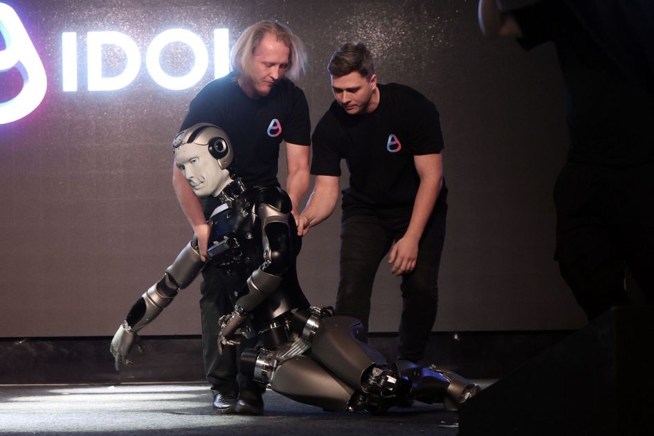 Russian AI Robot Falls During Debut: Questions Rise Over Russia’s ...